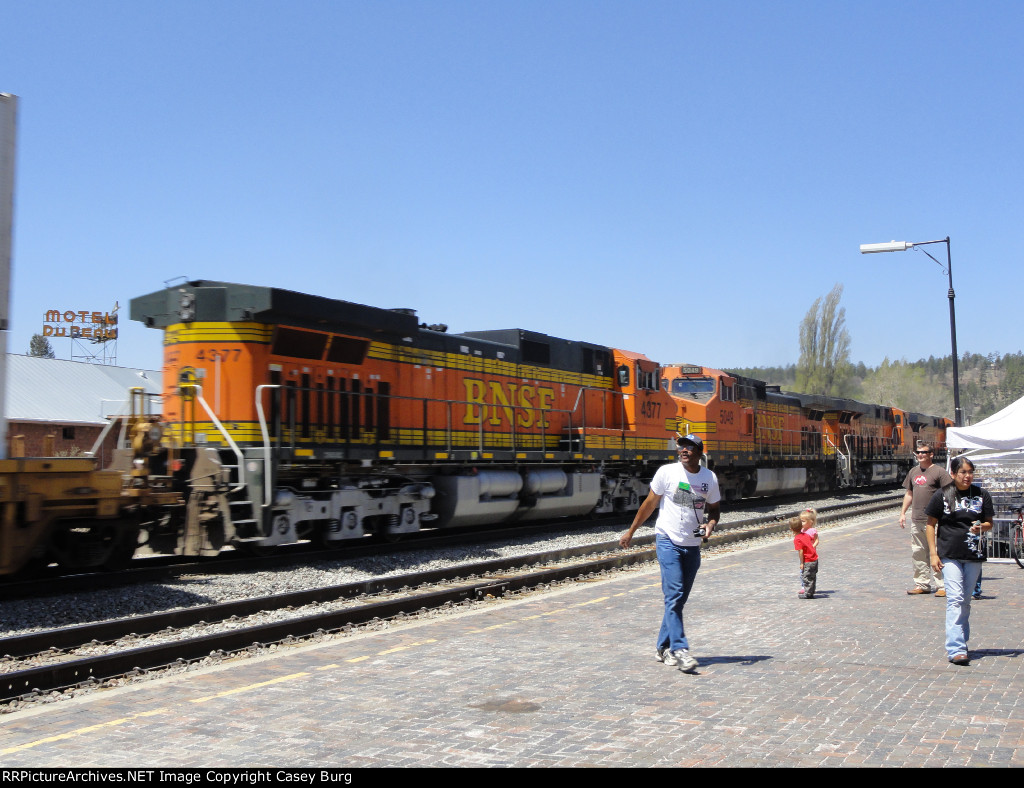 BNSF 4377
